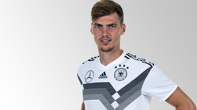 Pascal Stenzel - Spielerprofil - DFB Datencenter