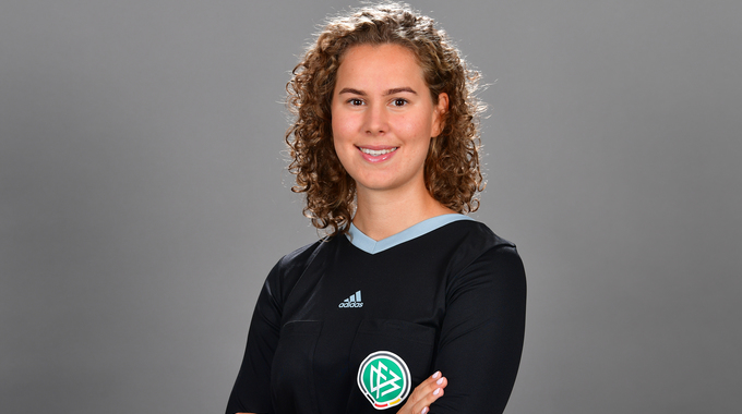 Carolin Lotz :: Schiedsrichterinnen der B-Juniorinnen-Bundesligen ...